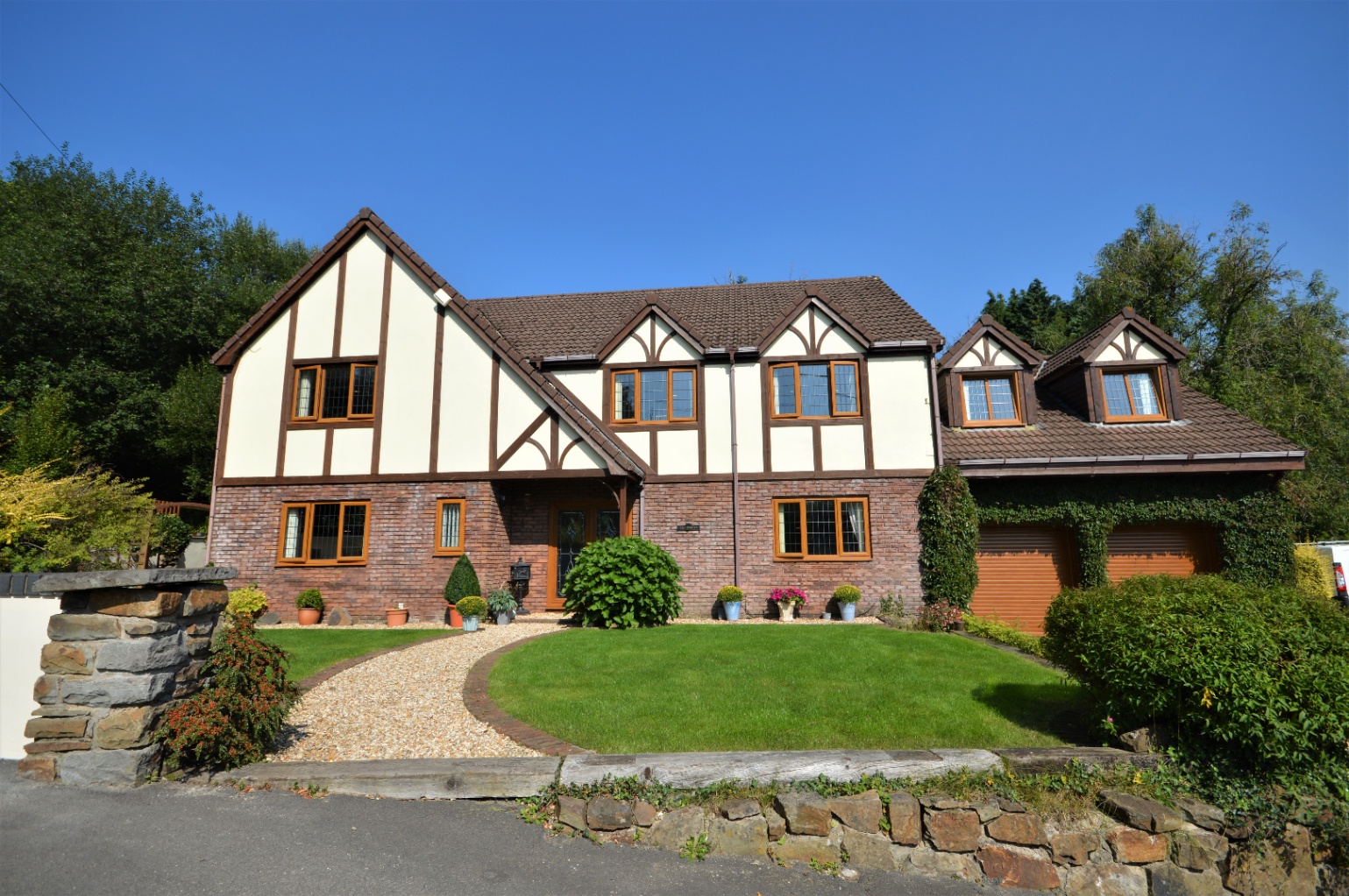 Home - Sarah Sheehy-Jones MNAEA